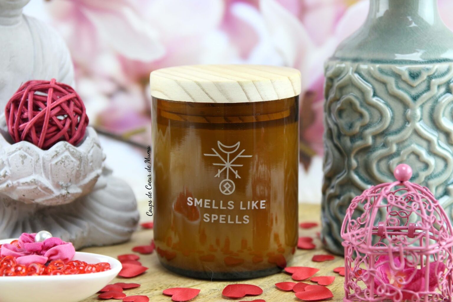 Les Bougies Naturelles Parfumées Smells like Spells pour une Saint ...